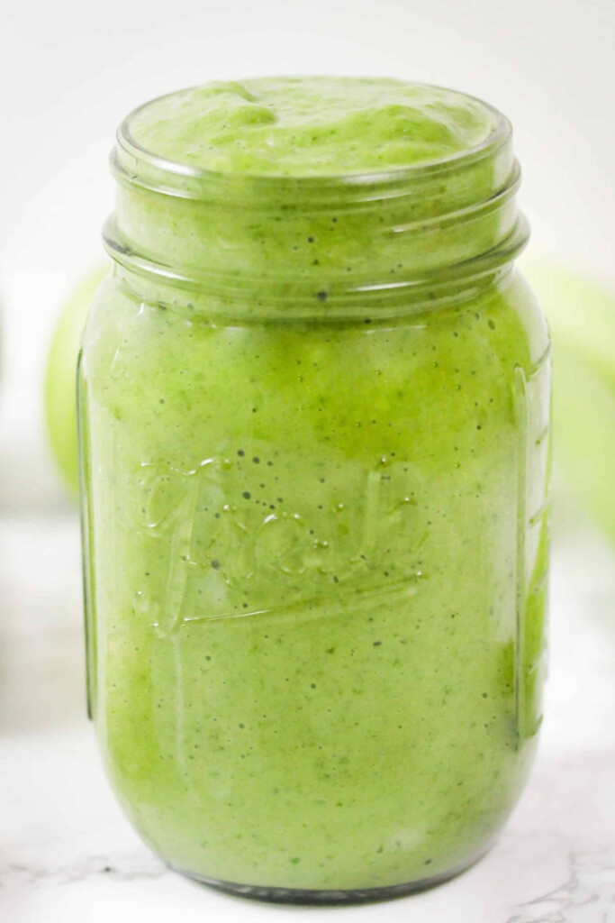 Creamy Green Smoothie Drink - Sims Home Kitchen