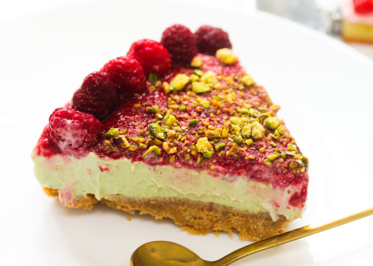 Raspberry and Pistachio Cheesecake - Sims Home Kitchen