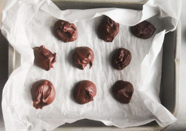 Nutella Chocolate Stuffed Cookies - Sims Home Kitchen