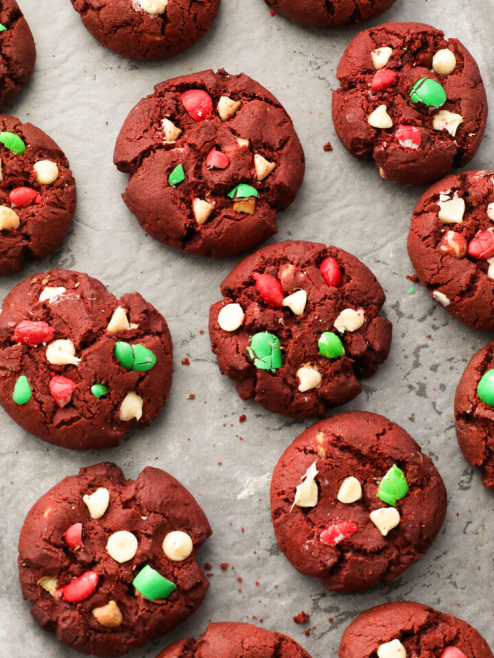 Christmas Red Velvet Cake Cookies - Sims Home Kitchen