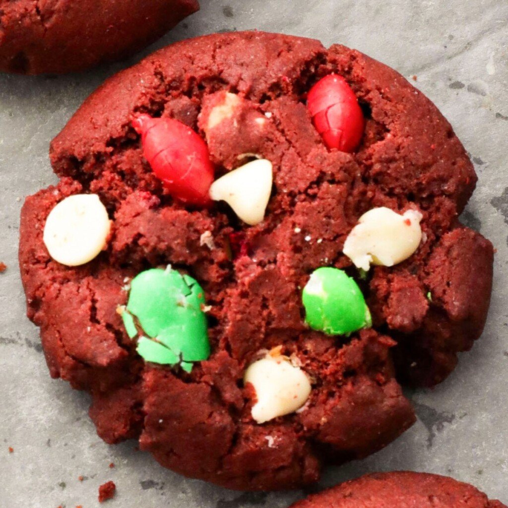 Christmas Red Velvet Cake Cookies - Sims Home Kitchen