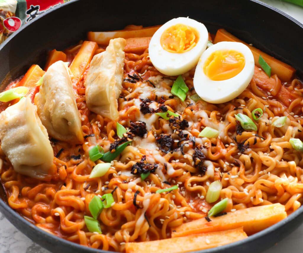 Viral Buldak Noodles - Sims Home Kitchen