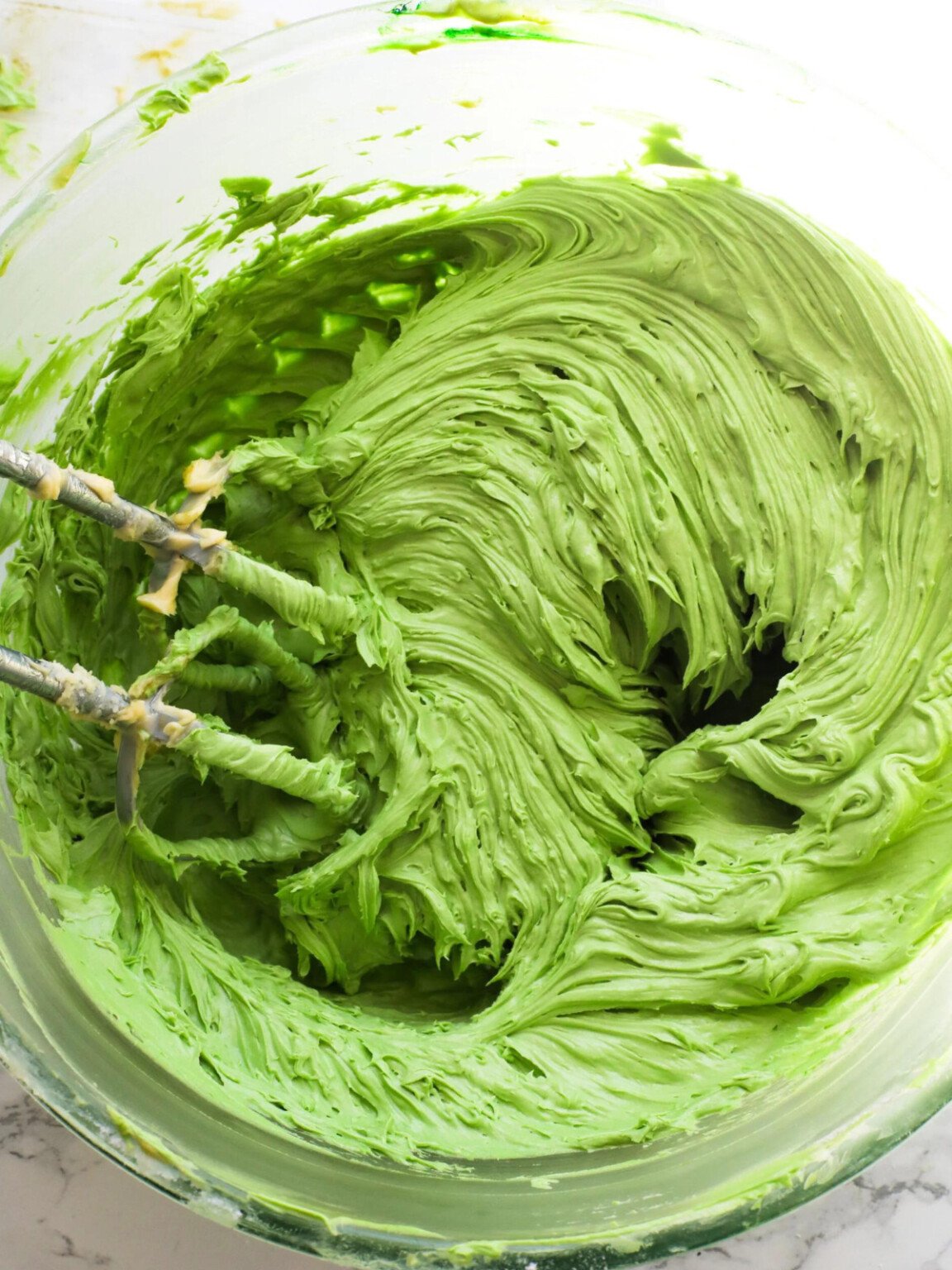 Fluffy Matcha Buttercream Frosting - Sims Home Kitchen