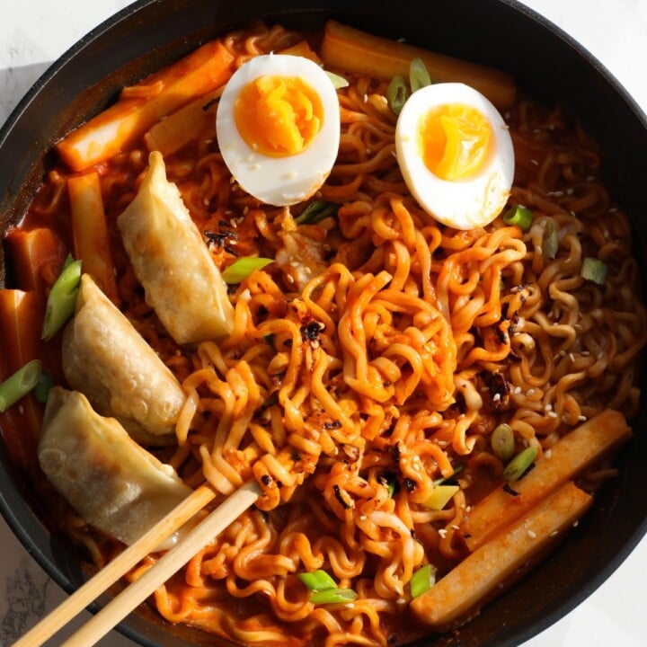 Viral Buldak Noodles - Sims Home Kitchen